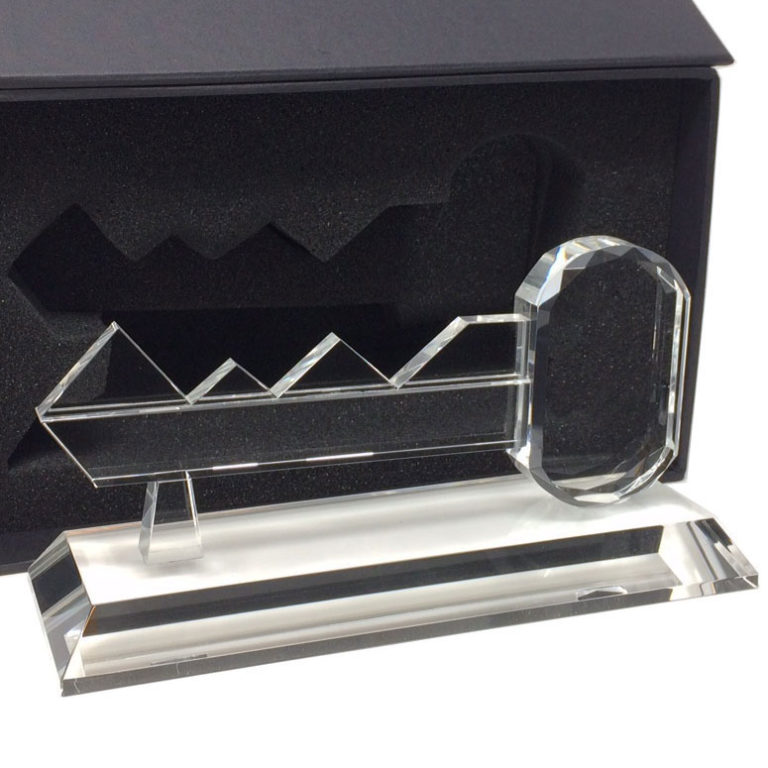 Custom-glass-award-«-the-key-to-success-»-close-up - Awards In Glass