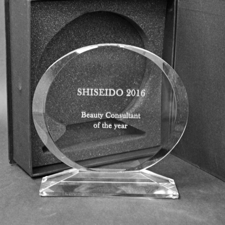 Round-glass-trophy-18cm-with-laser-engraving - Awards In Glass